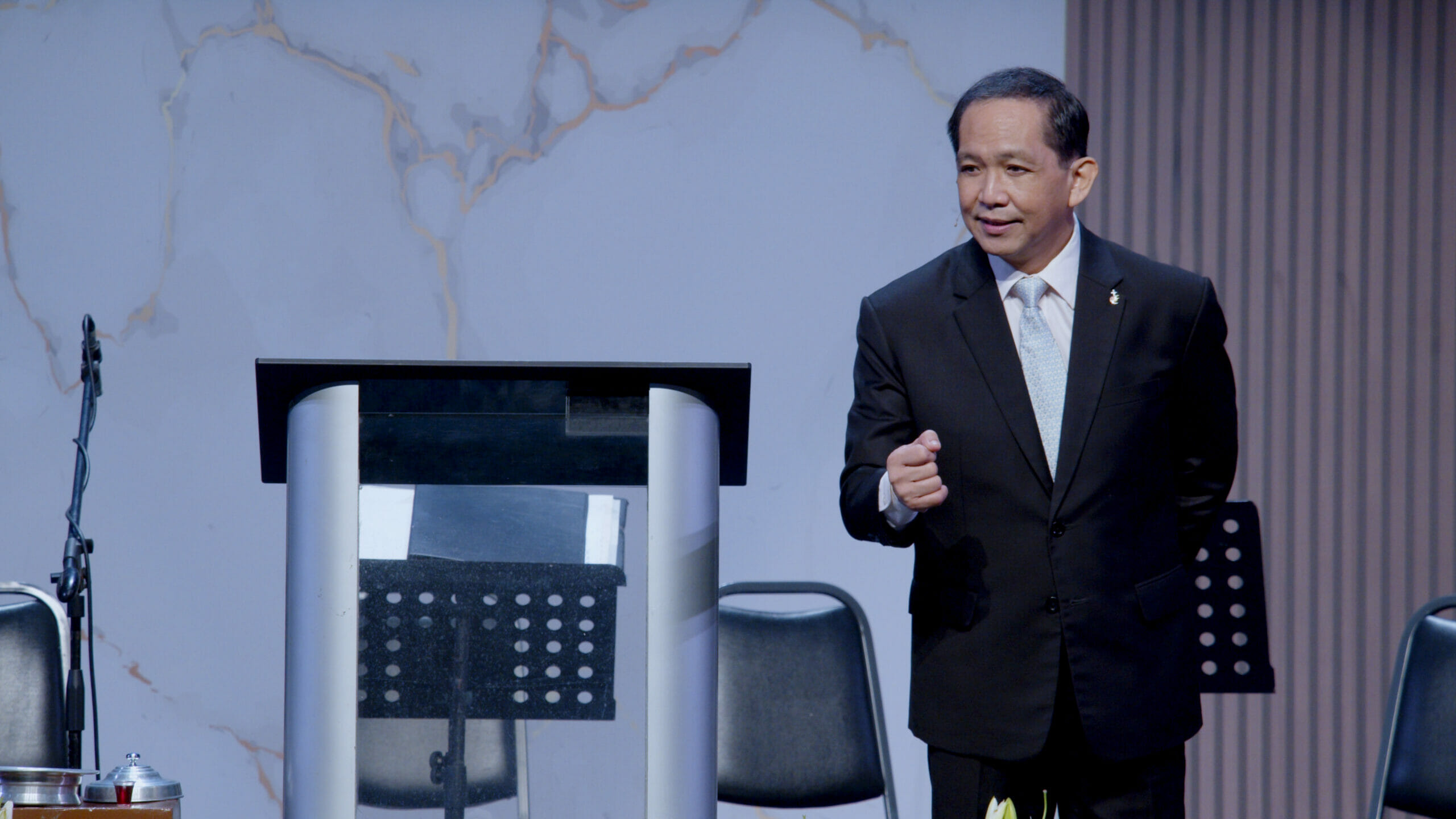 Magnifying Christ’s Love for All People Without Distinction (The ...